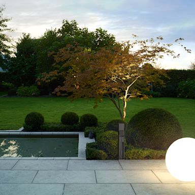 Controllable permanent connecting pillars · BEGA