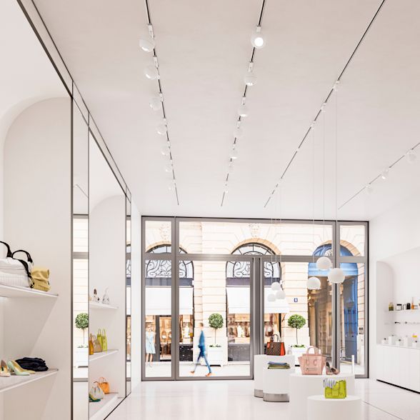 The light that changes focus. · BEGA