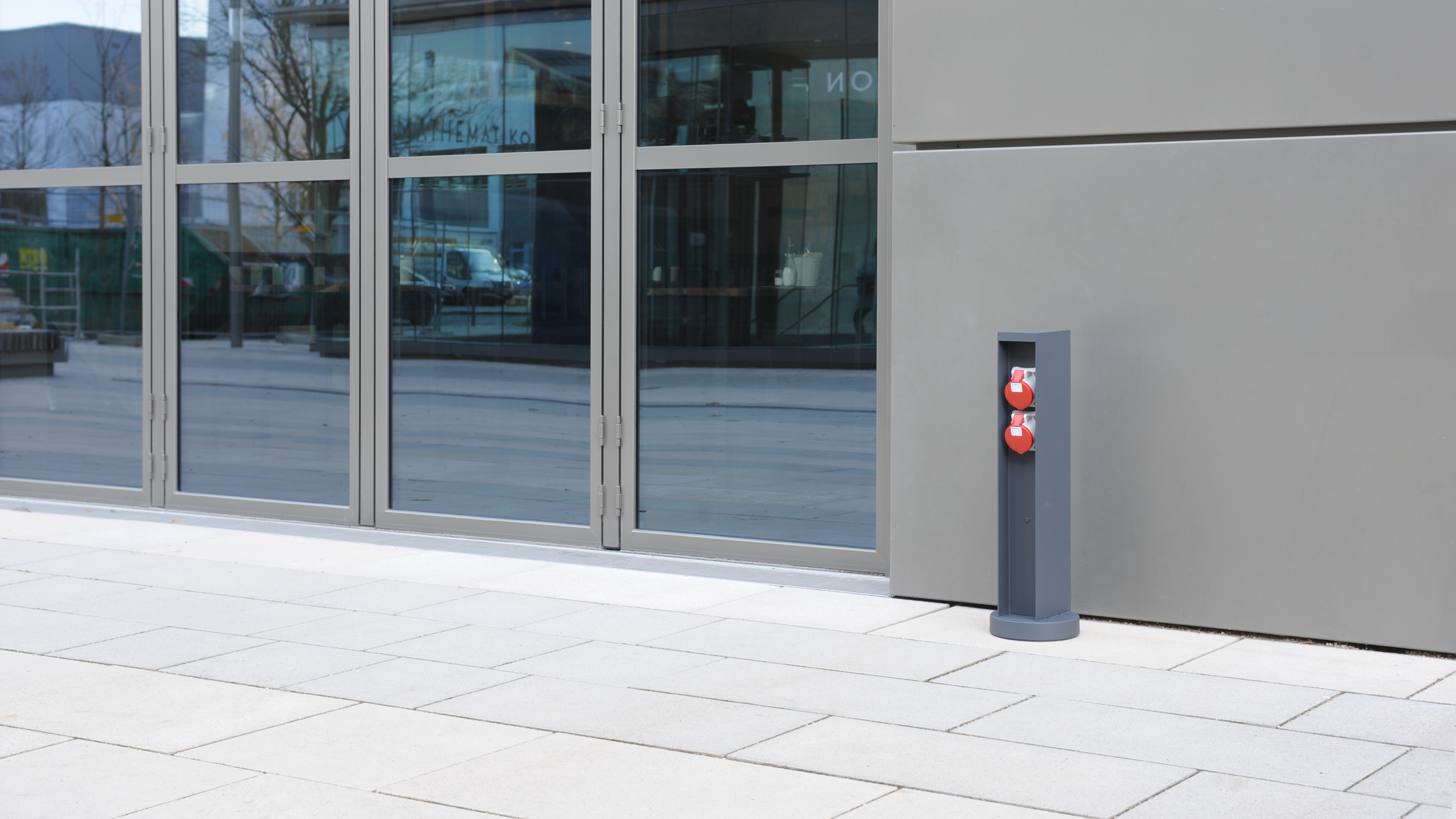 Connecting pillars · BEGA