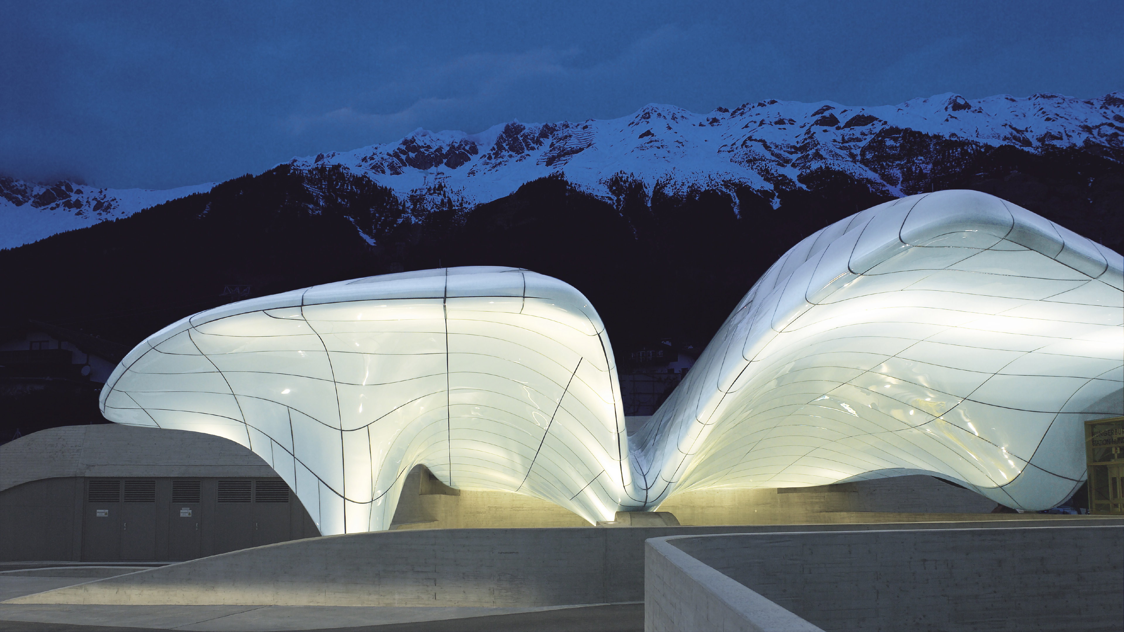 Hungerburgbahn, Innsbruck · BEGA