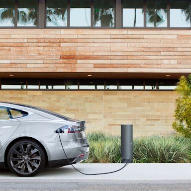 Connecting pillars · BEGA