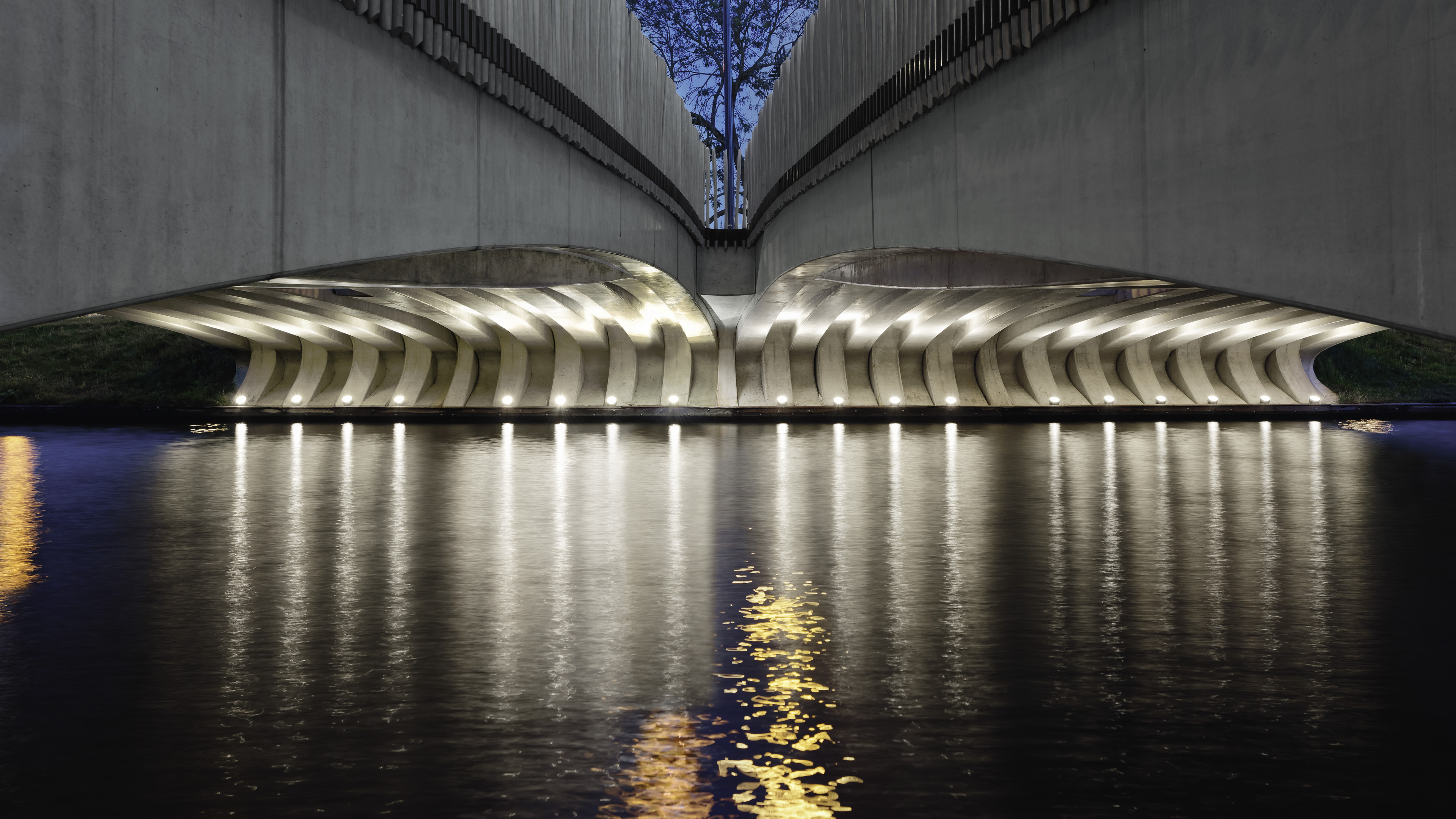 Redrawing the lines of architectural structures with light · BEGA