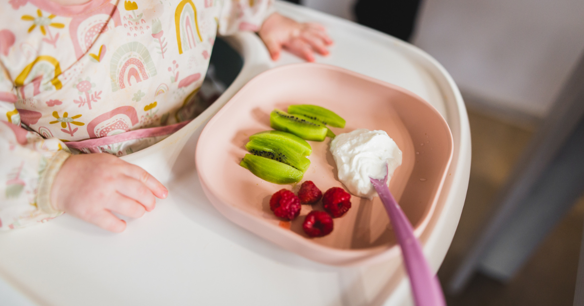 Guide to Baby-Led Weaning: When to Start and Which Foods to Use and Avoid