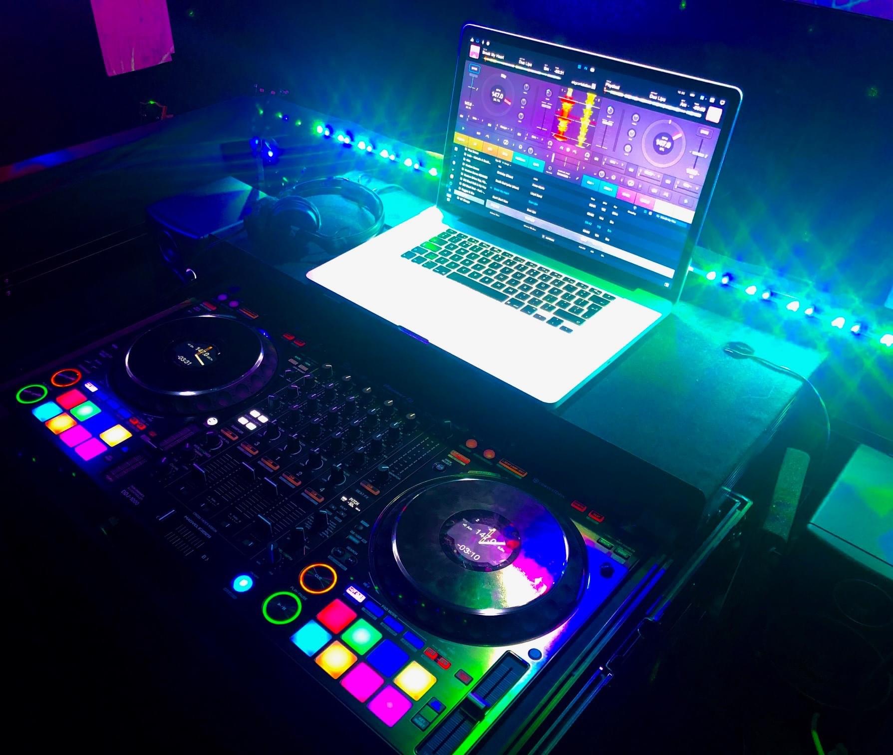 DJ Service - The Anthemics wedding DJ Birmingham, Leicester