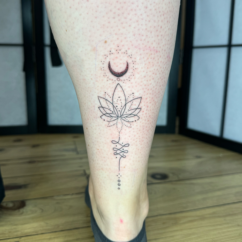 Fine Line Lotus Tattoos TatMasters Lees Alles Over Fine Line Tattoos