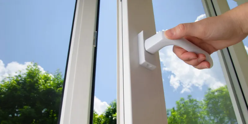 How to change a door handle: a DIY guide - Carpenters - Building and ...