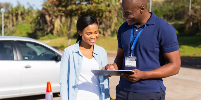 7 expert tips to find a good driving instructor near you - Driving ...