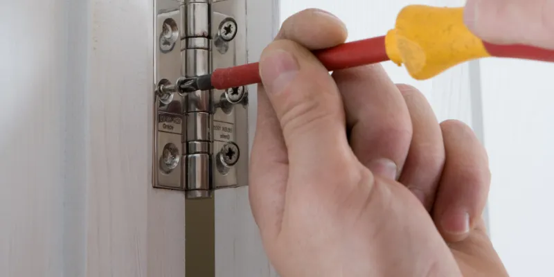 How to remove door hardware: simple steps - Carpenters - Building and ...