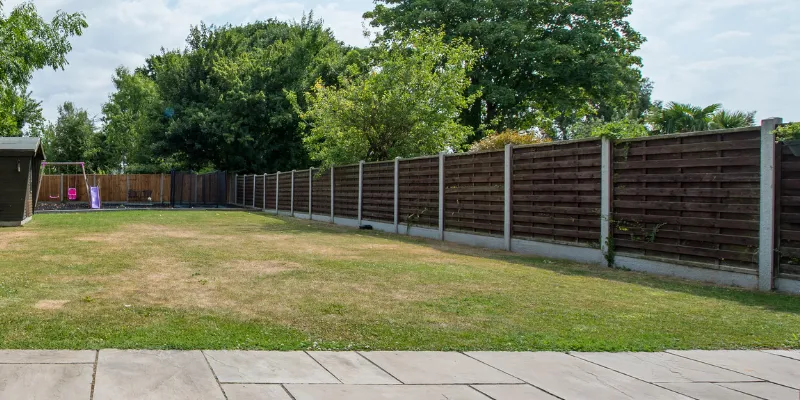 How to install concrete fence posts: tips and techniques - Fencing ...