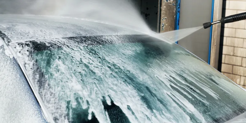 How to clean car windows: tips for a streak-free shine - Car valeting ...