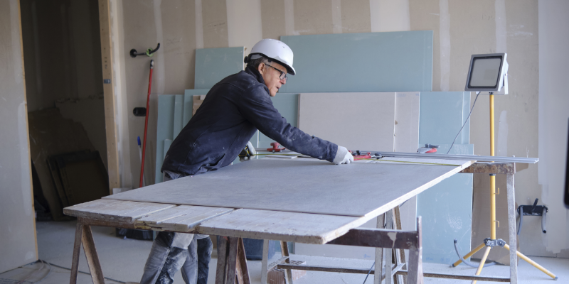 How to cut plasterboard: tips and techniques - Builders - Building and trades - Yell blog