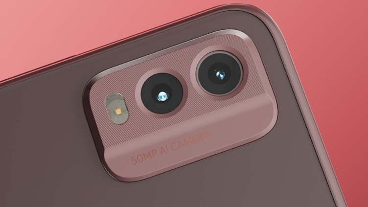 Nokia C32 with luxurious design and low-light capture