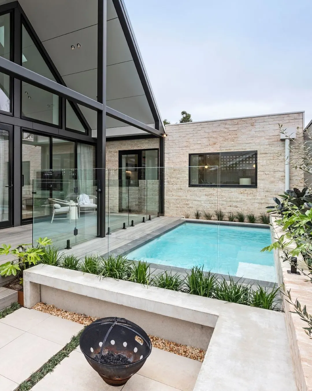 Tips to Design a Perfectly Pet-Friendly Pool