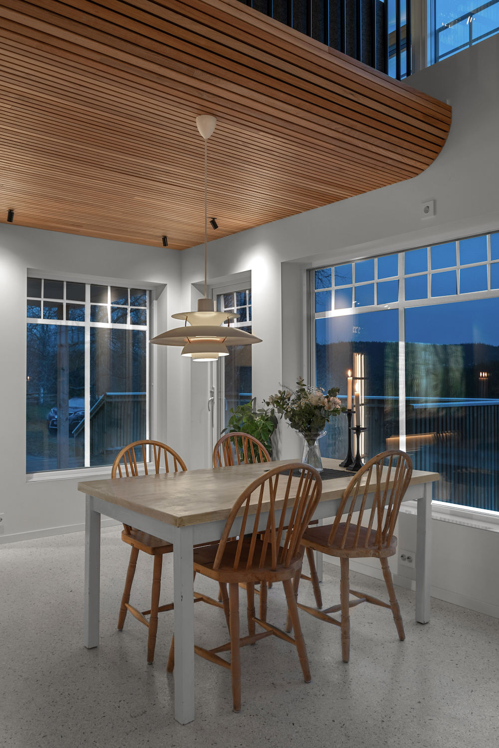 Ser alt i et nytt lys - NTE