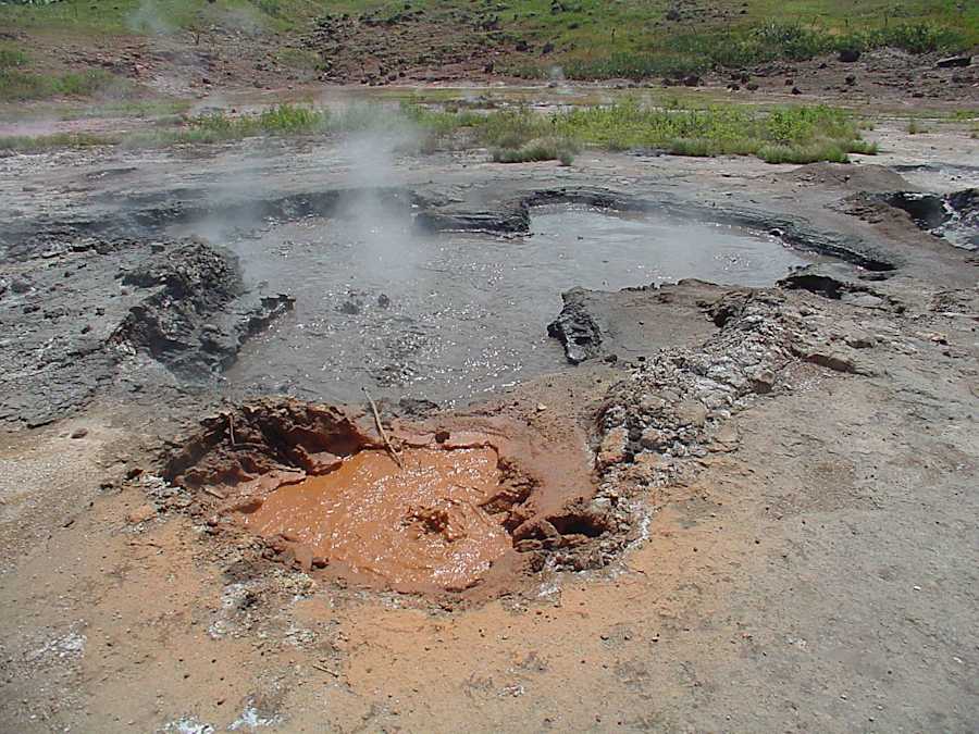 Colonial Leon & San Jacinto Volcanic Mud Pools | Nicaragua's Best Guides