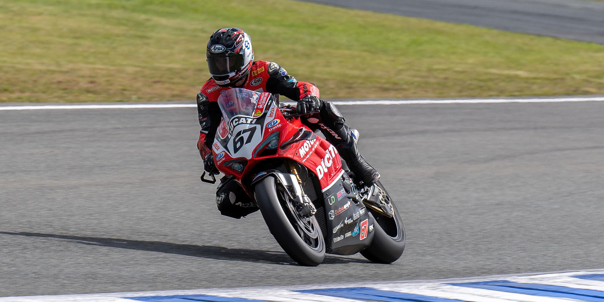 Staring Moves to Third in Championship Chase