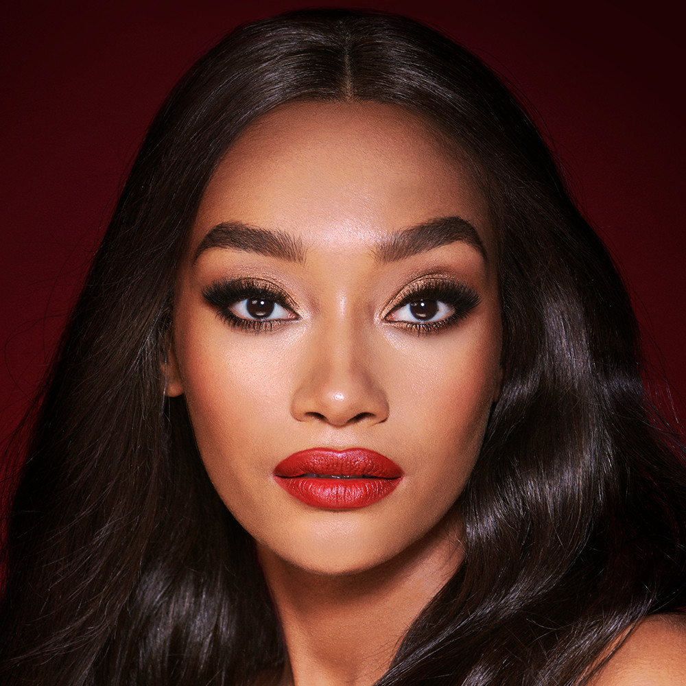The Bombshell - Glamorous Makeup Look Set - Deep | Charlotte Tilbury