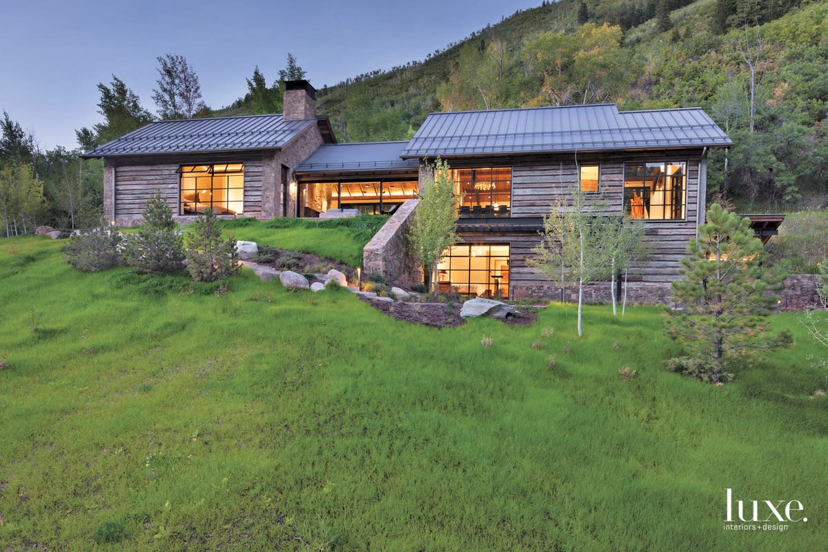 Rustic Meets Industrial In A Colorado Mountain Home | Luxe Interiors ...