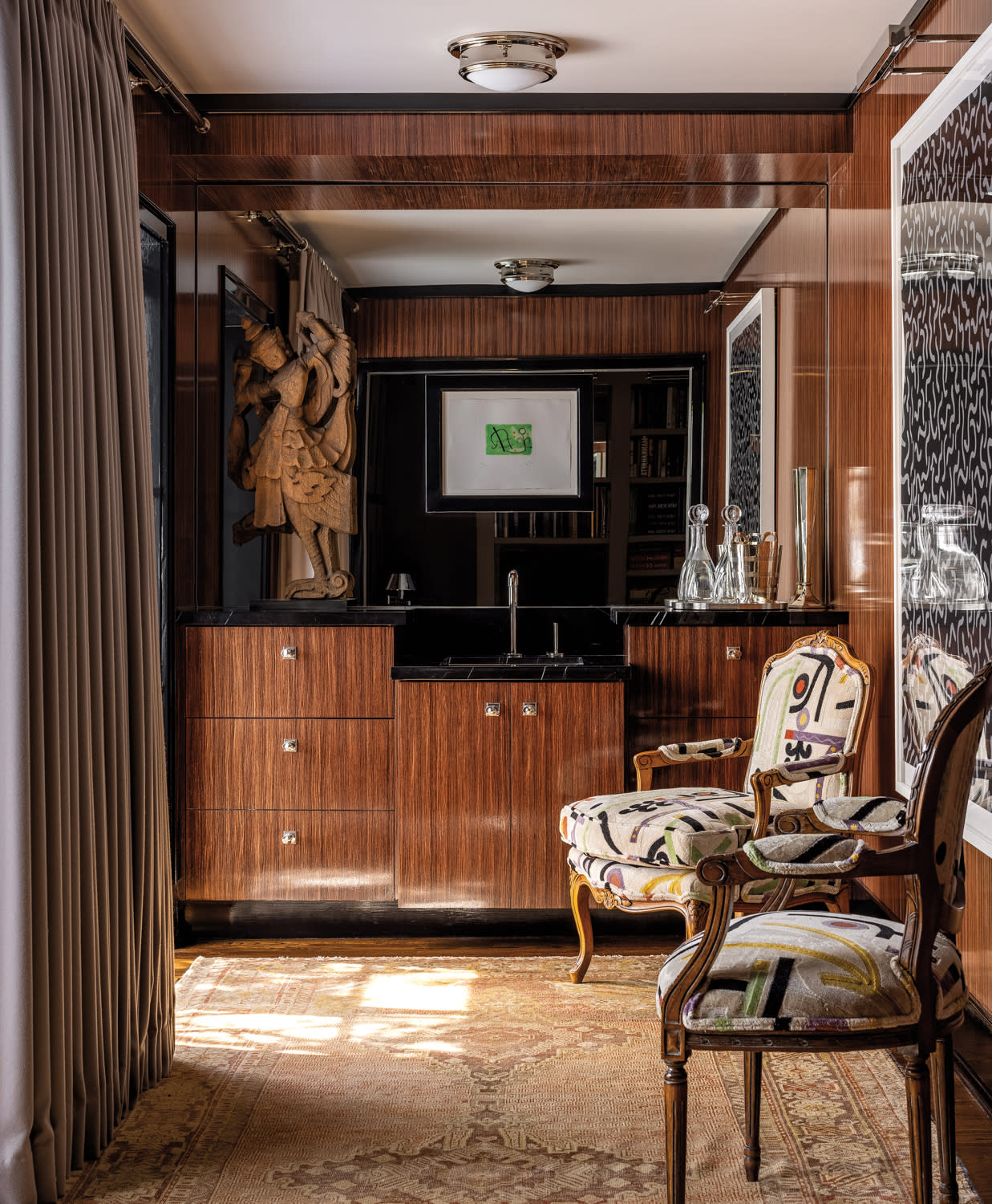 Travel The World Through Art And Antiquities In This Tennessee Home ...