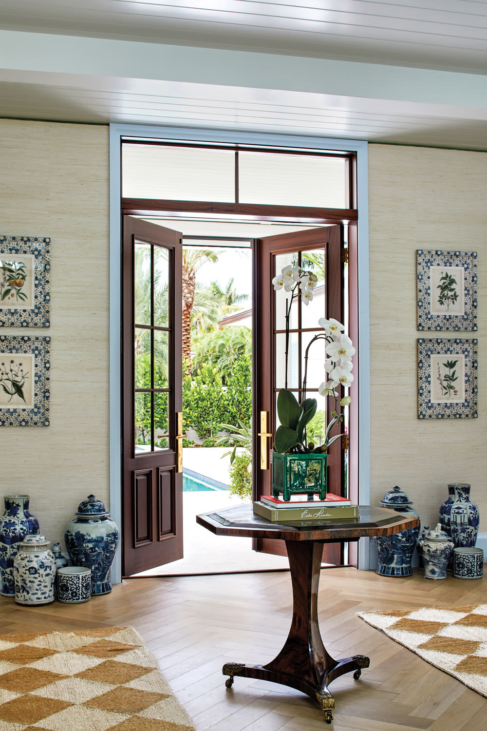 This Florida Beach House Mixes Colors + Eras | Luxe Interiors + Design