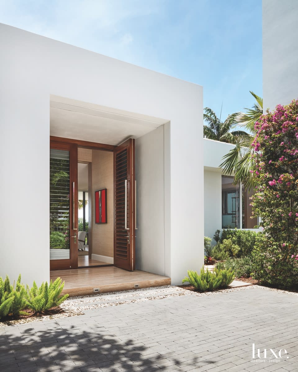 A Tropical Home Melds Florida Style & Island Ease | Luxe Interiors + Design