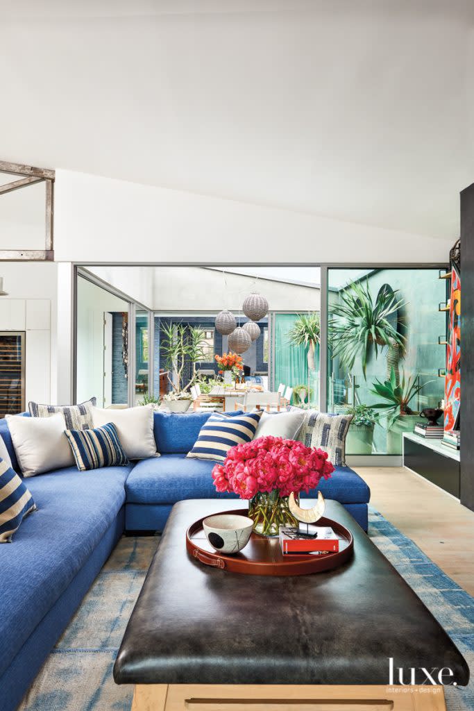 Martyn Lawrence Bullard Crafts A Chic Venice Bachelor Pad | Luxe ...