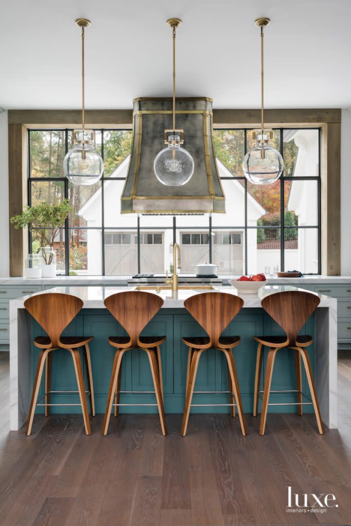 Classic Details Inspire A Modern-Day Georgia Home | Luxe Interiors + Design