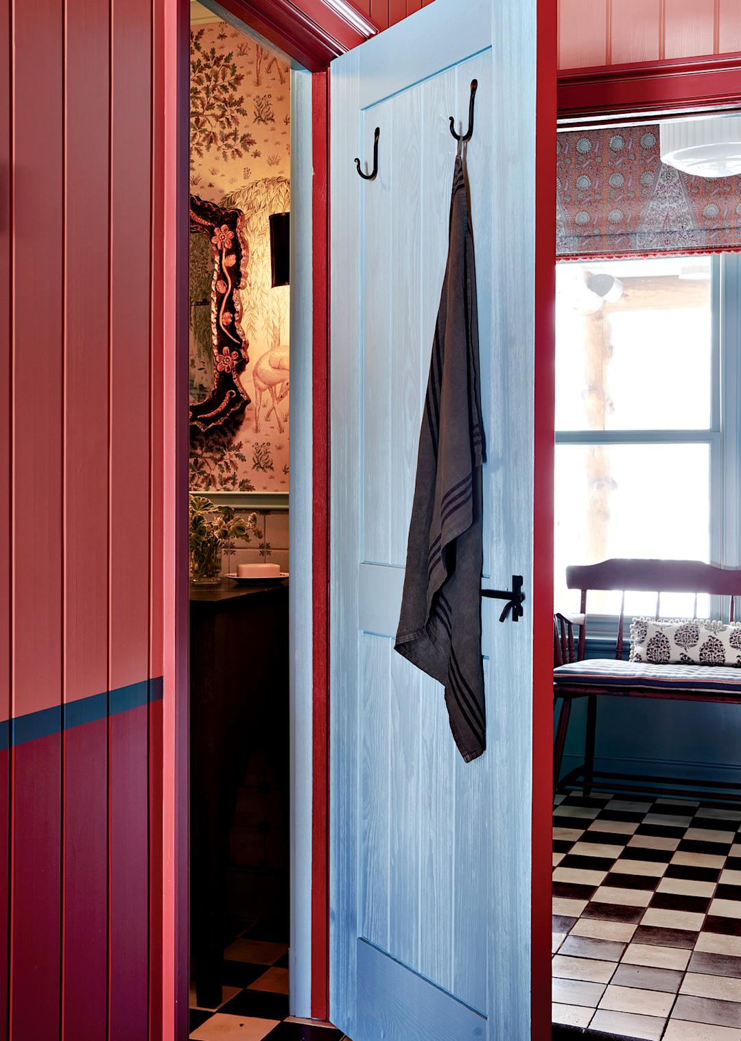 Mark Sikes Is Here To Help With Your Powder Room Makeover | Luxe ...