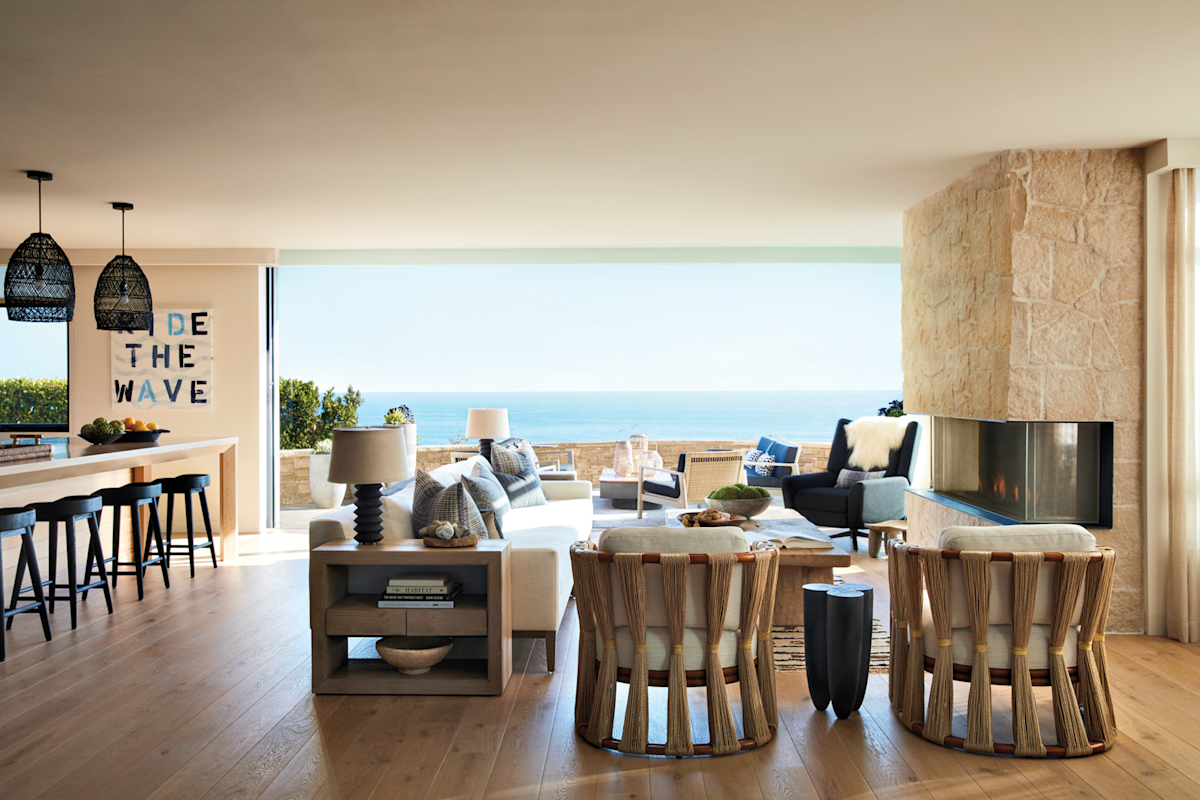 Clean-Lined Interiors Frame Panoramic Views Of The Pacific In SoCal ...