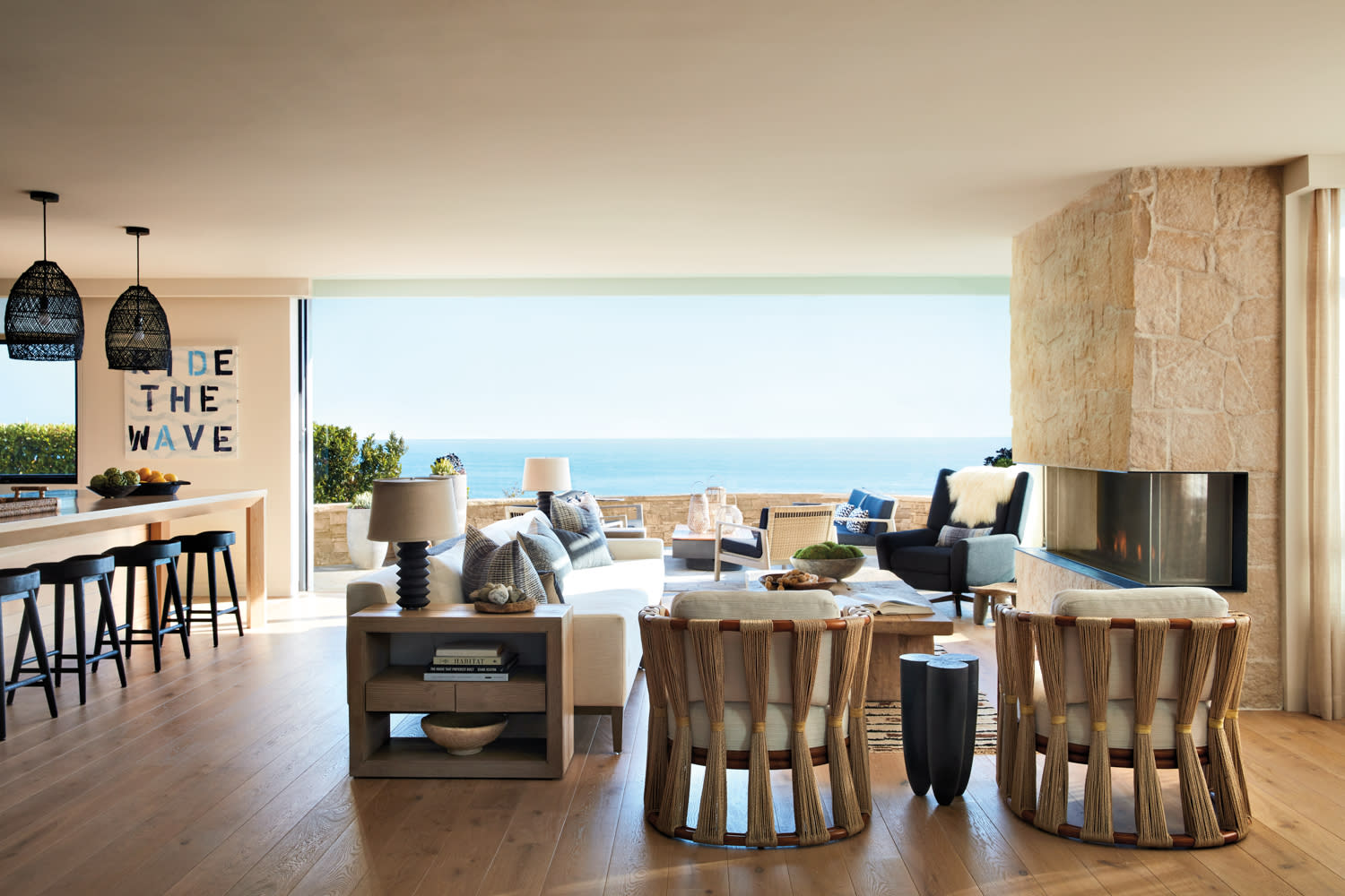 Clean-Lined Interiors Frame Panoramic Views Of The Pacific In SoCal ...