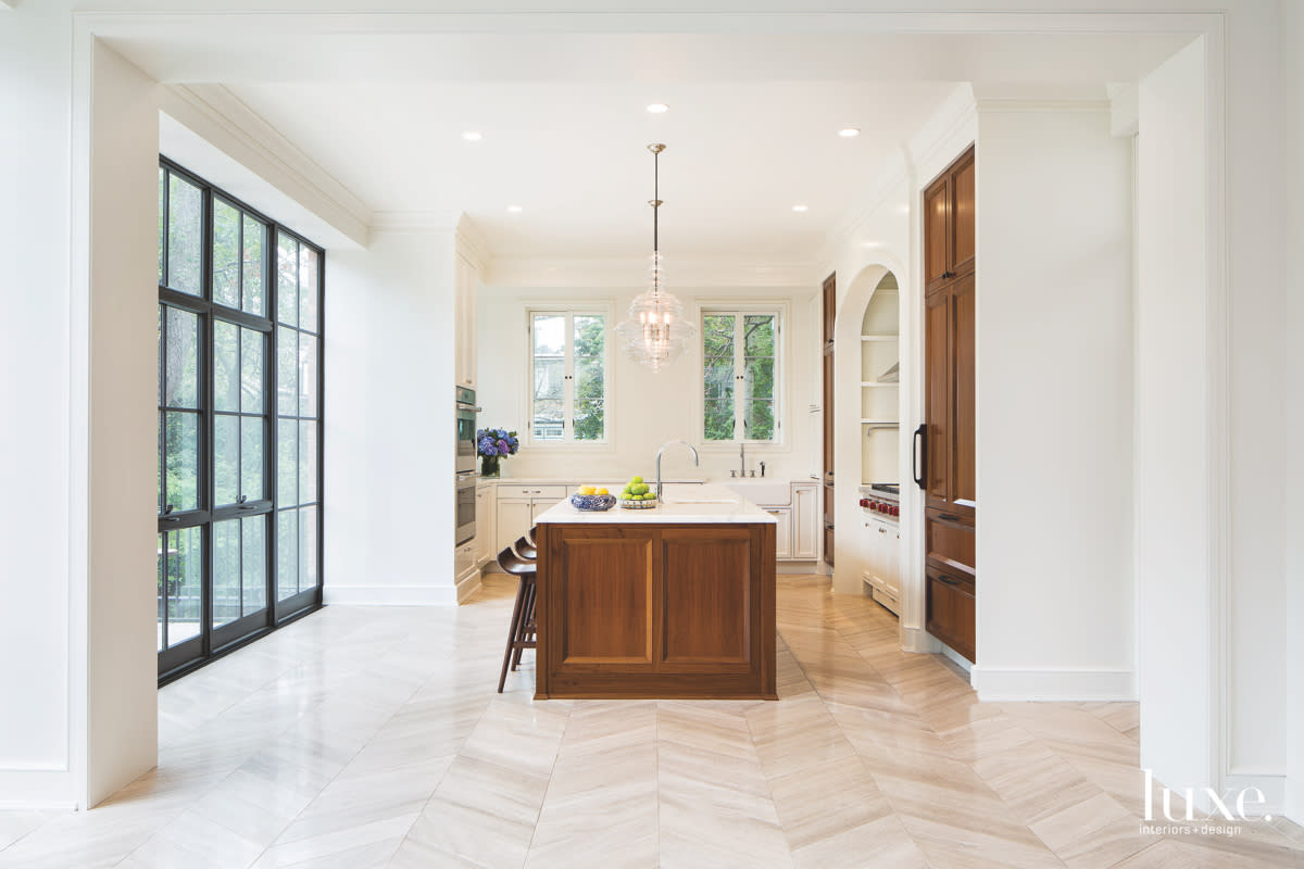 A Historic Chicago Home Gets Some Love & A New Life | Luxe Interiors ...