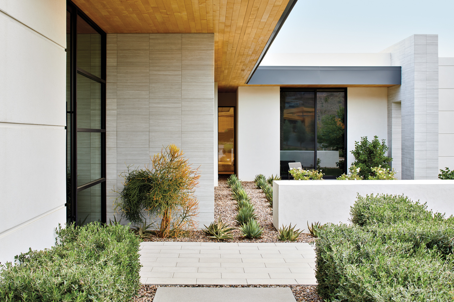 Learn How A Modern Arizona Home Channels Sunlight To Stunning Effect ...