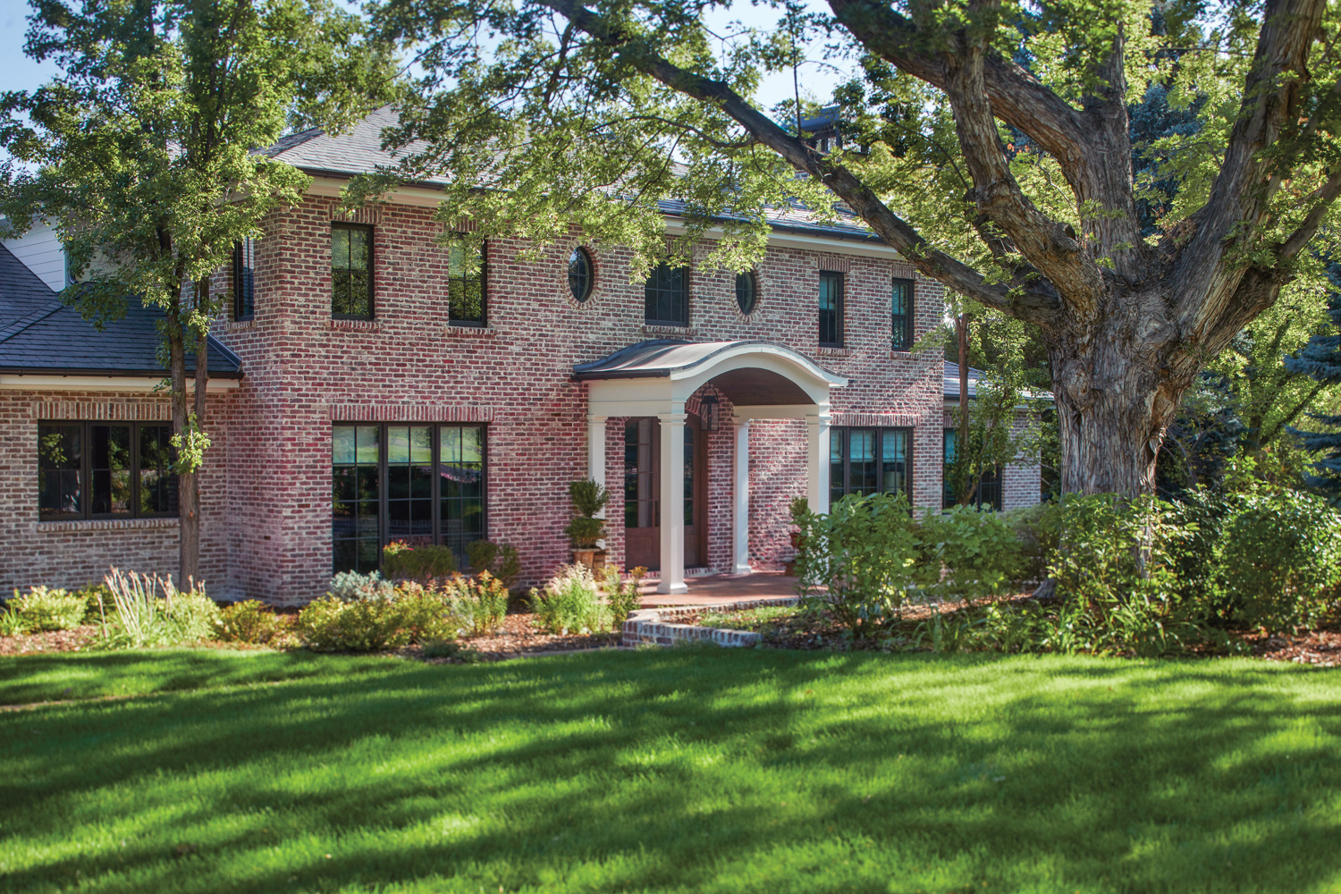 Peek Inside An Antiques Collector’s Georgian-Style Colorado Home | Luxe ...