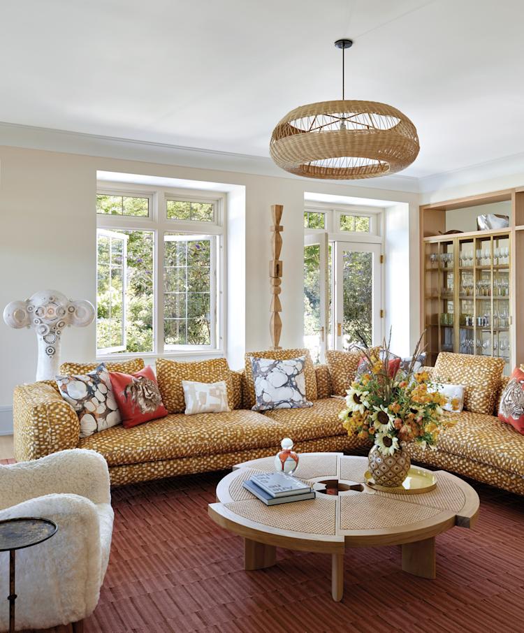 Escape To This Color-Splashed Hamptons Abode For The Weekend | Luxe ...