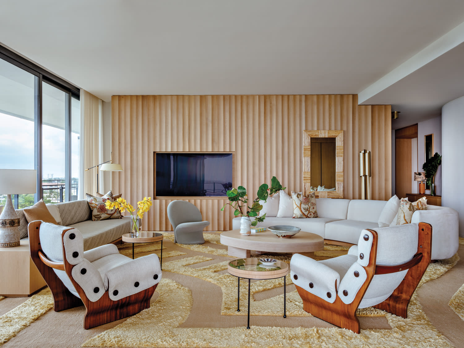 Miami Beach’s Design Past Inspires This Waterfront High-Rise | Luxe ...