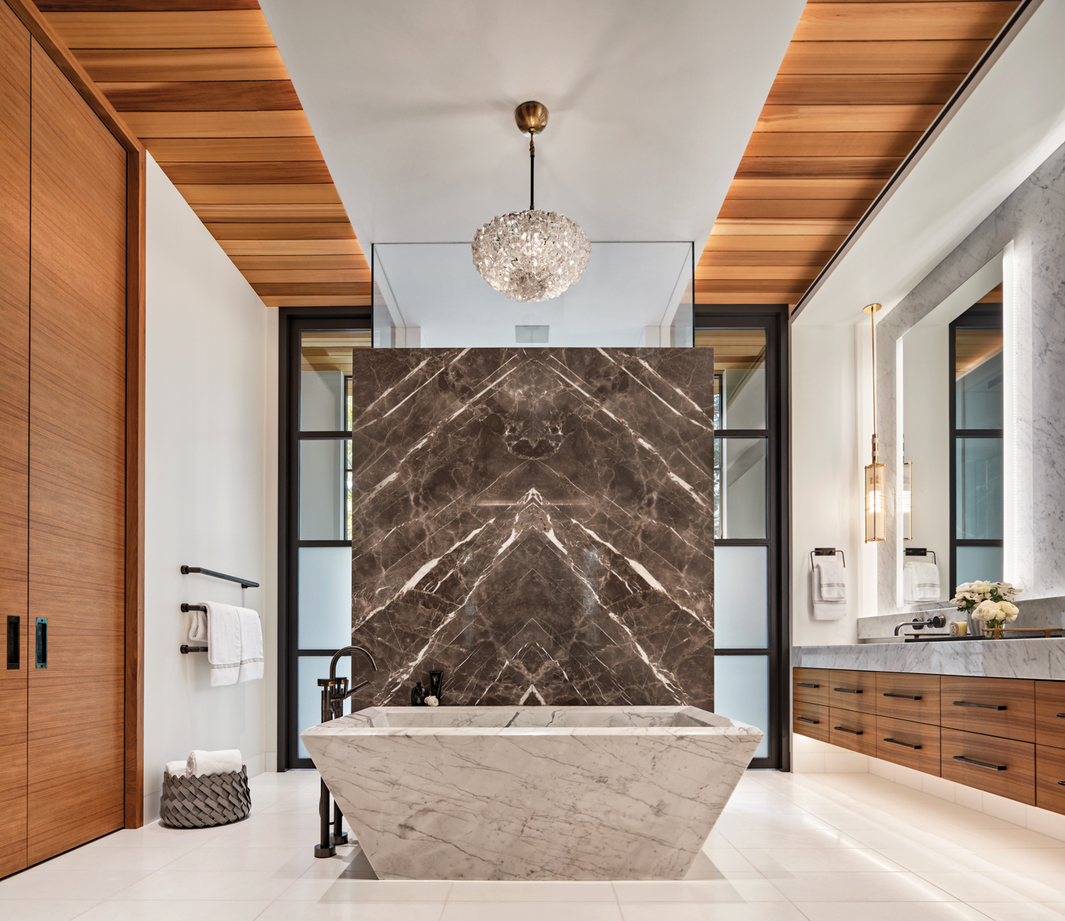 This Cozy Aspen Home Redefines The Idea Of ‘Forest Bathing’ | Luxe Interiors + Design