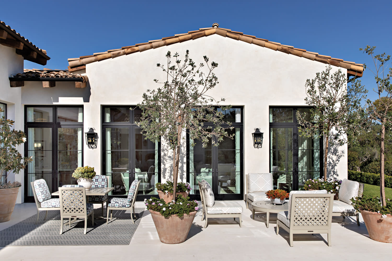 Tour An Updated California Home With Spanish-Style Roots | Luxe ...
