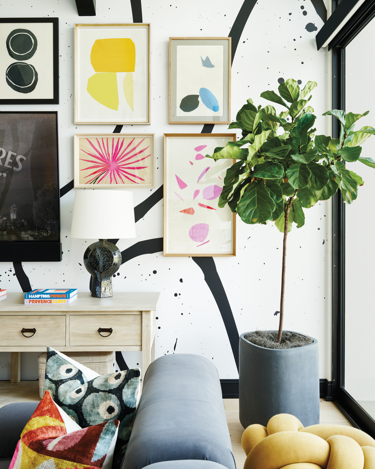 A Family Says Goodbye To Farmhouse Style With A Bold Refresh | Luxe ...