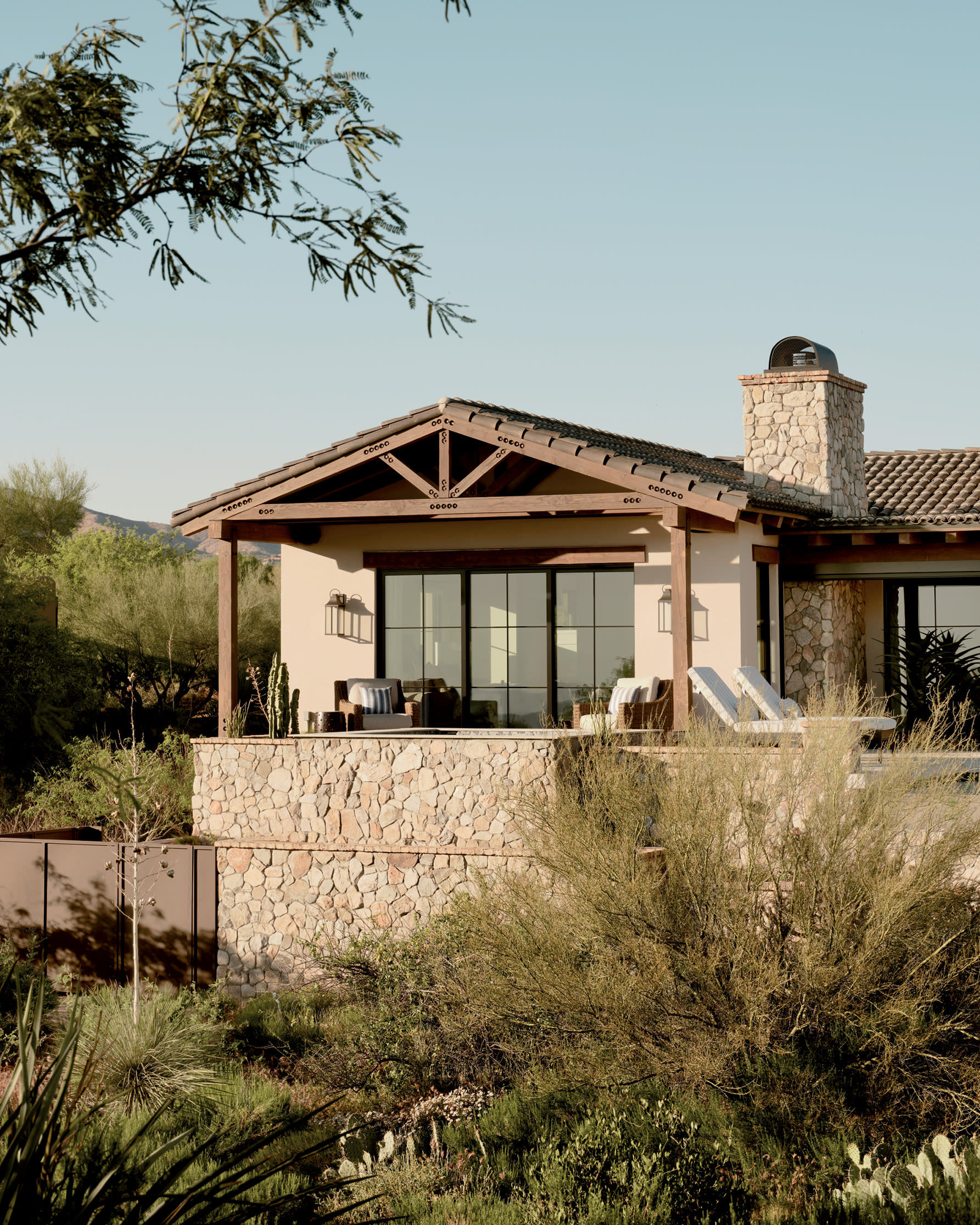 Take A Peek At This Cozy, Desert-Inspired Arizona Abode | Luxe ...