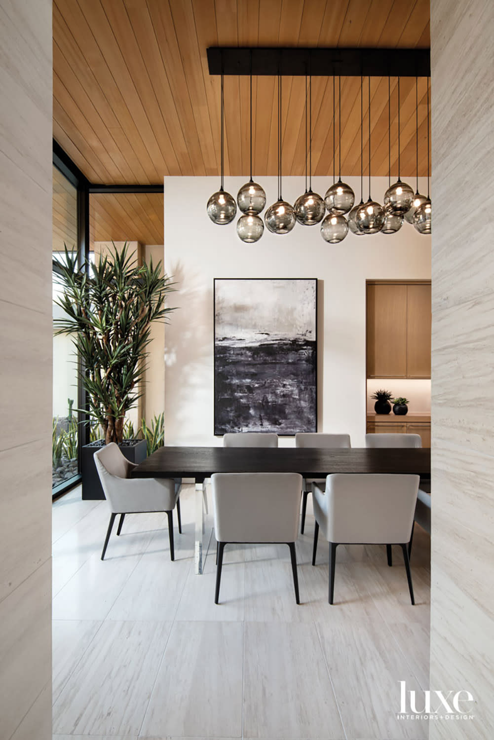 An Arizona Retreat Goes All In On Modern Design And Muted Tones | Luxe ...
