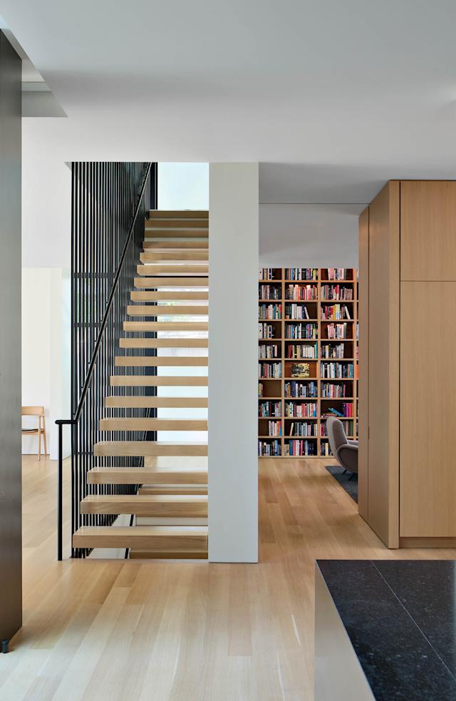 Tour A Modern Home That Blends Into A Historic Chicago Neighborhood ...