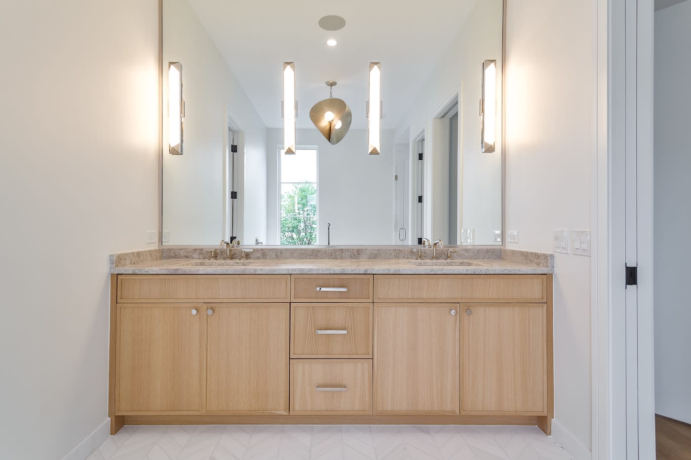 MK Construction & Builders, Inc. | LUXE Interiors + Design