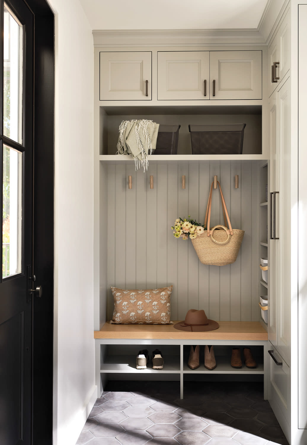 See How A Mediterranean-Style Hillsborough Home Invites All To Relax ...