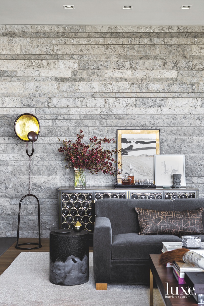 Tiburon Home Mixes Textured Materials, Artwork | Luxe Interiors + Design