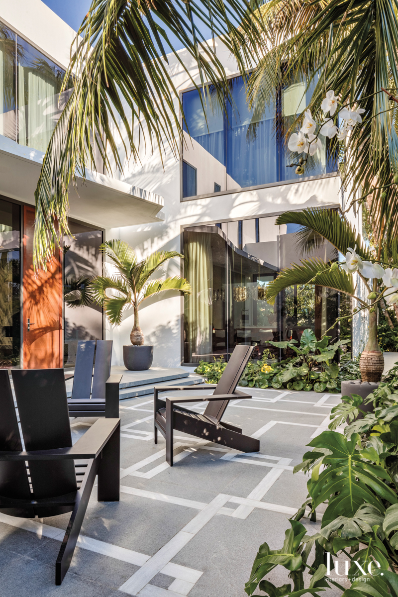 A Design Duo Thinks Outside The Box For A Miami Home | Luxe Interiors ...