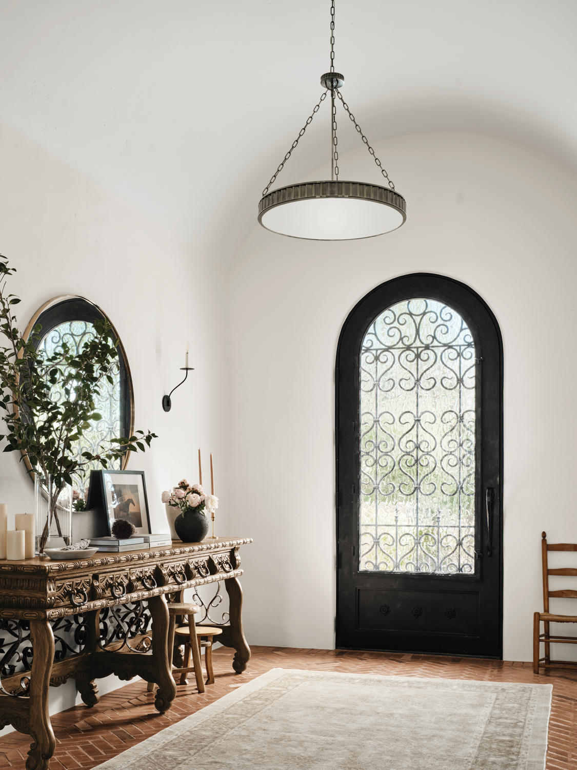 This Spanish Colonial-Style Home In Arizona Gets A Bright New Look ...