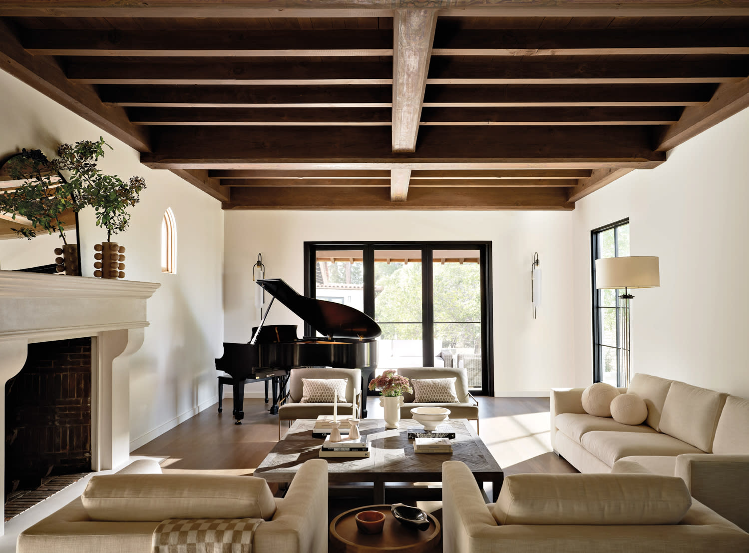 See How A Mediterranean-Style Hillsborough Home Invites All To Relax ...