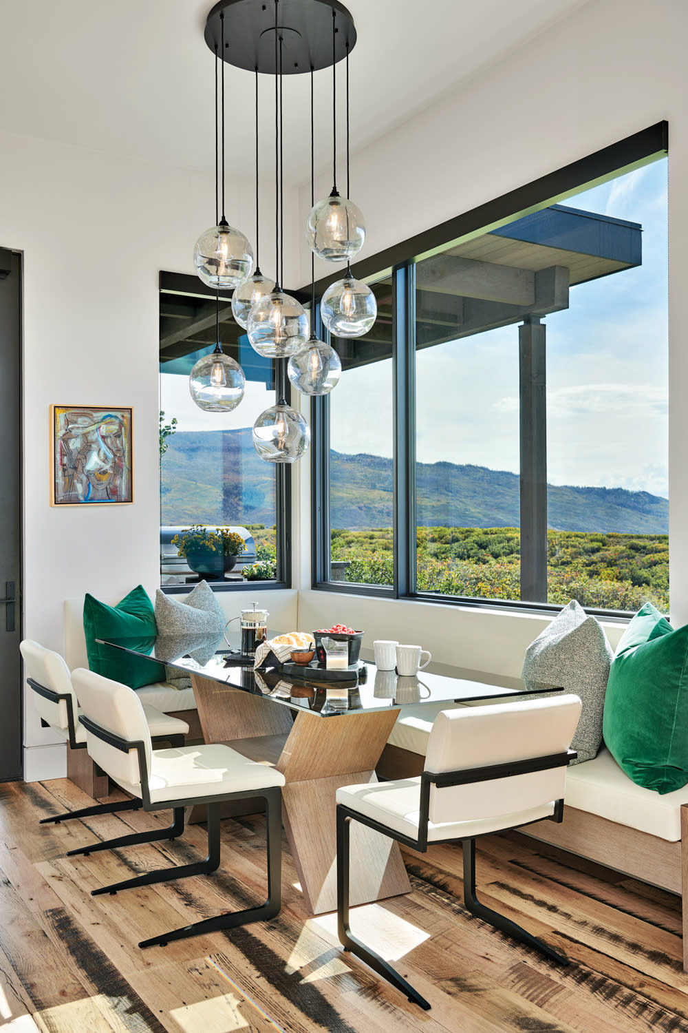 Tour A Modern Missouri Heights Home Gently Nestled Into Nature | Luxe ...