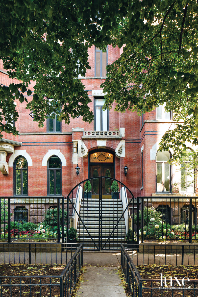 Swoon Over This Chicago Home’s Modern Take On Classical Elements | Luxe ...