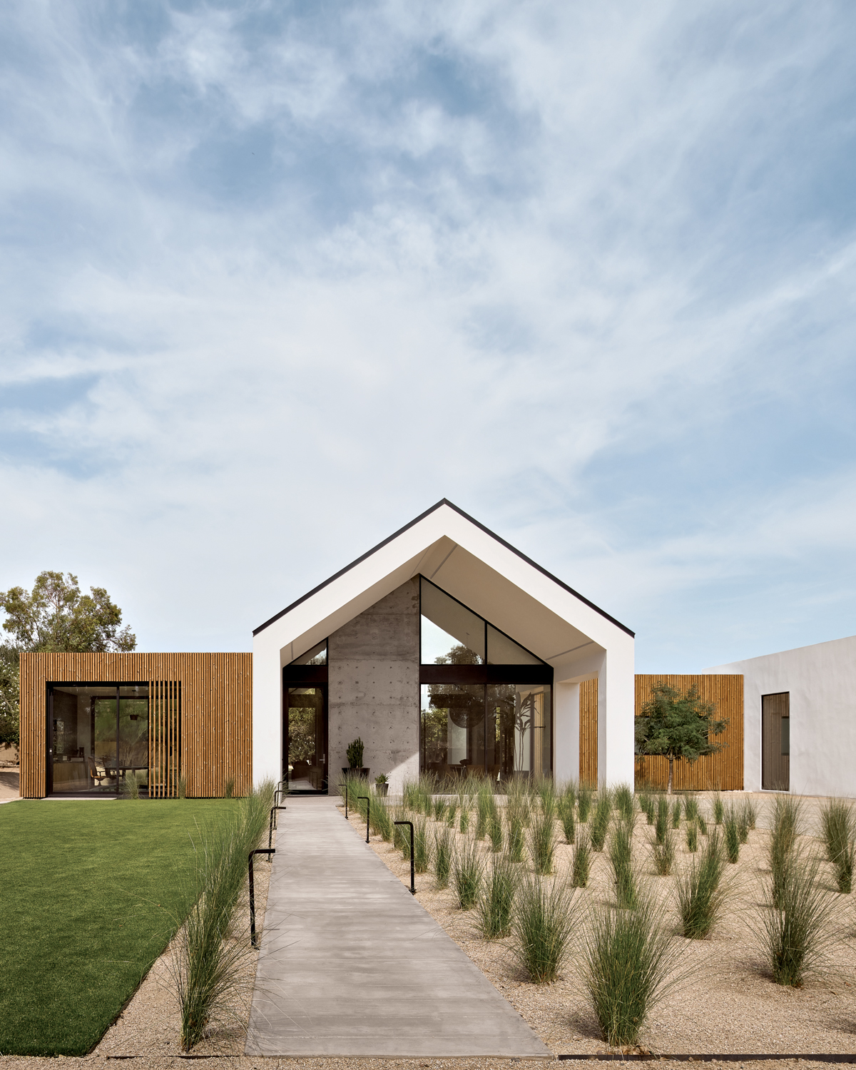 The Charms Of A Classic Rambler Infuse A Modern Arizona Home | LUXE ...